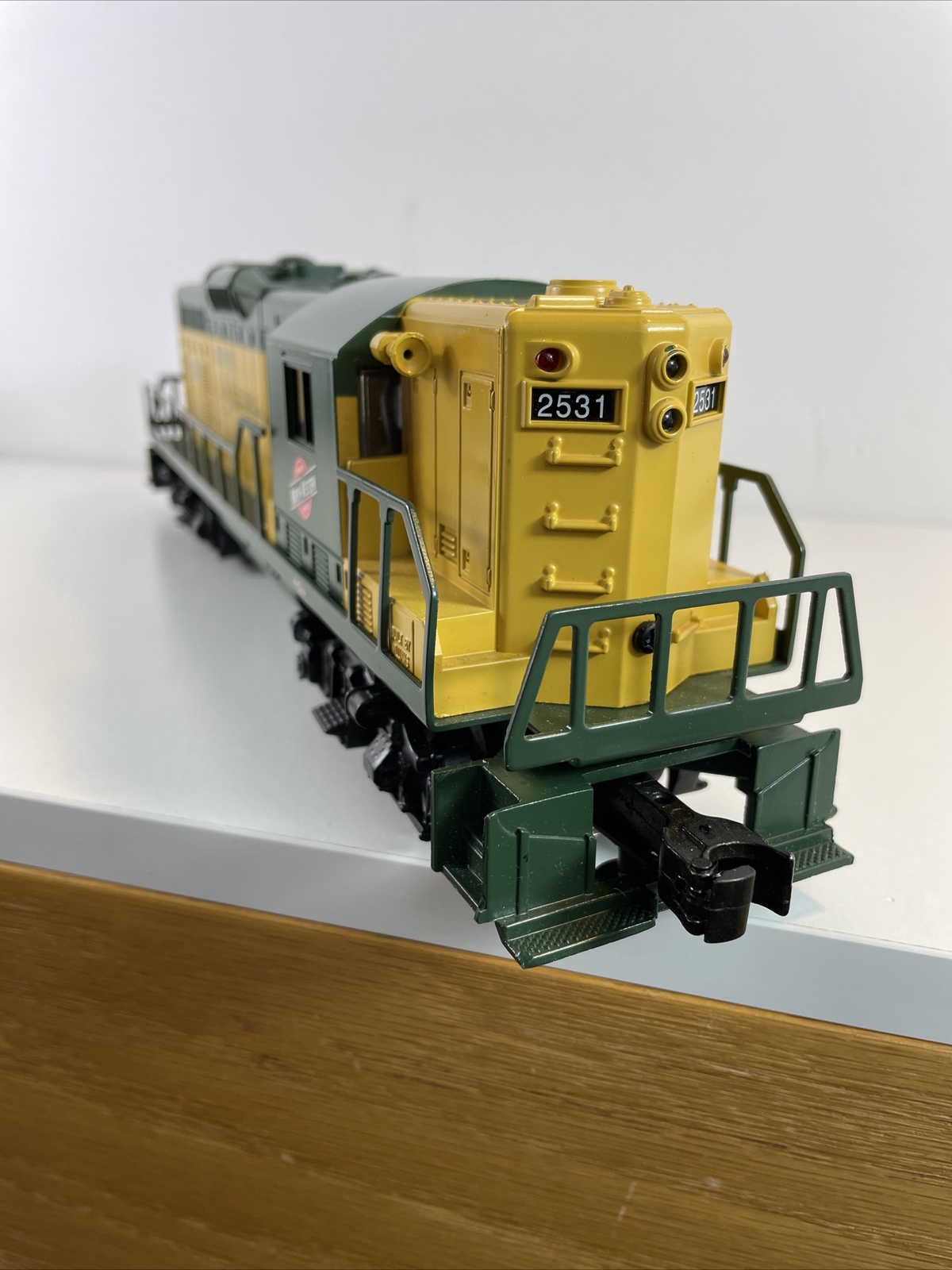 WILLIAMS GP9 CNW 2531 Chicago & Northwestern O SCALE LOCOMOTIVE w blast ...