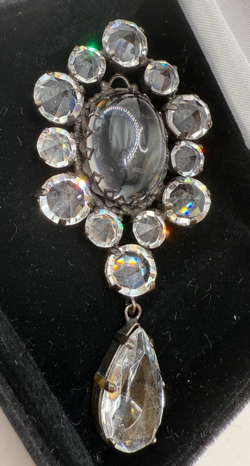 VINTAGE SIGNED SCHREINER CRYSTAL CABOCHON PIN BROOCH W/ CRYSTAL DANGLE ...