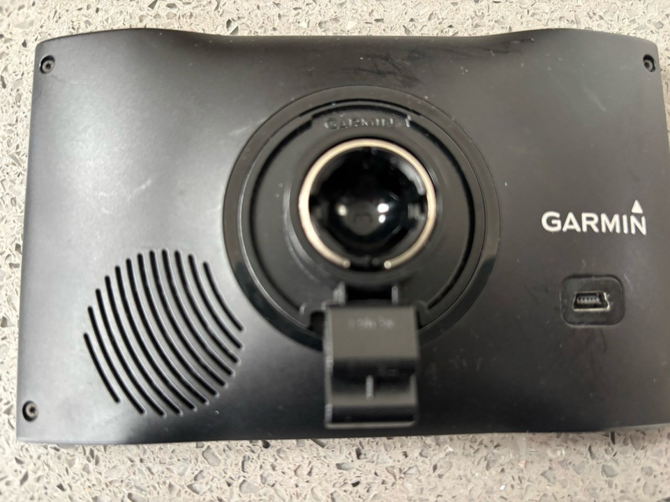 Garmin Nuvi 2598 Sat Nav GB & Europe Lifetime Maps 5 Inch Screen ...