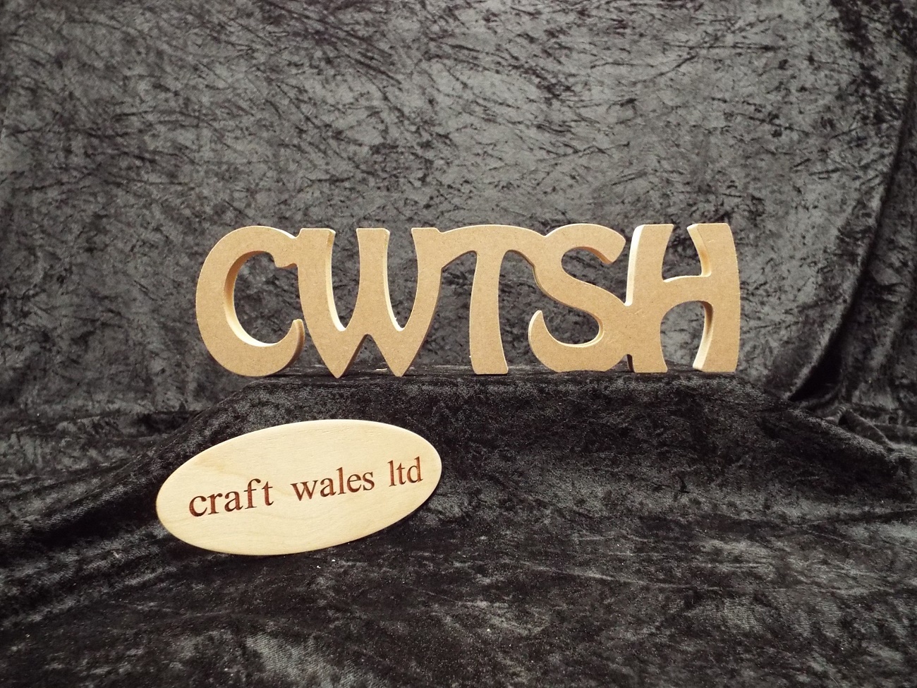 Cwtsh MDF sign Freestanding Wooden Welsh word words Wales Geiriau ...
