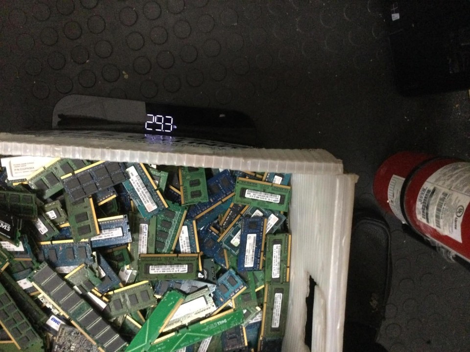 20 TO 25 lbs Mixed Lot Computer DESKTOP Laptop Memory RAM Scrap Gold ...
