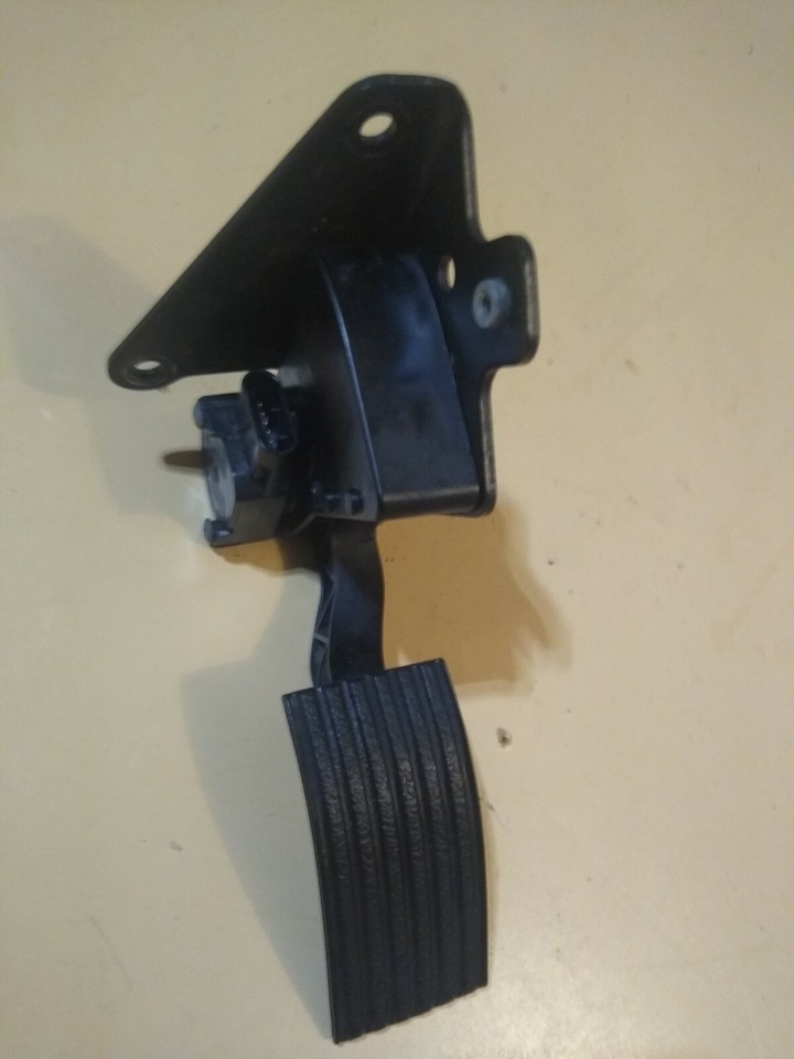 INTERNATIONAL ELECTRONIC THROTTLE CONTROL ASSY. #3709048C91 | eBay