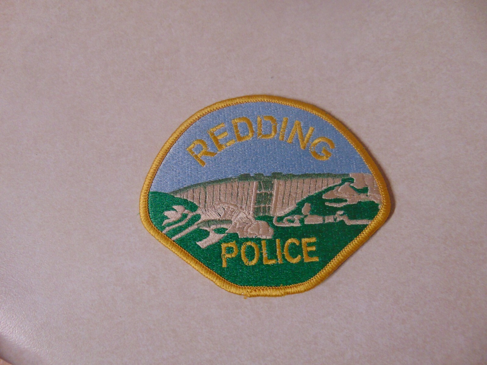 LAW ENFORCEMENT PATCH POLICE OLDER REDDING LIGHT BLUE GREEN YELLOW TRIM ...