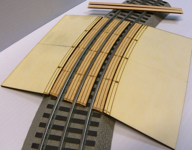 RR X Crossing RAMPS for Lionel O Fastrack 3-rail 31"curve, laser cut ...