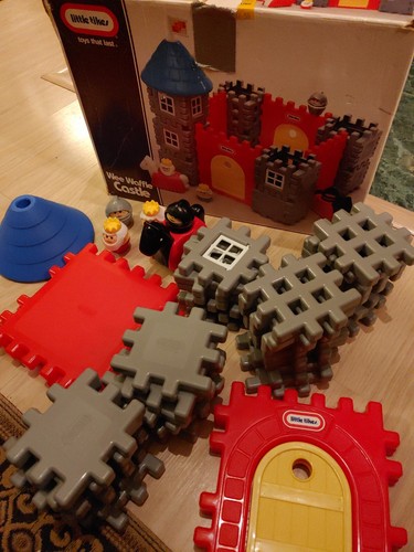 Little Tikes Wee Waffle Blocks CASTLE SET QUEEN KING KNIGHTS HORSE VTG ...