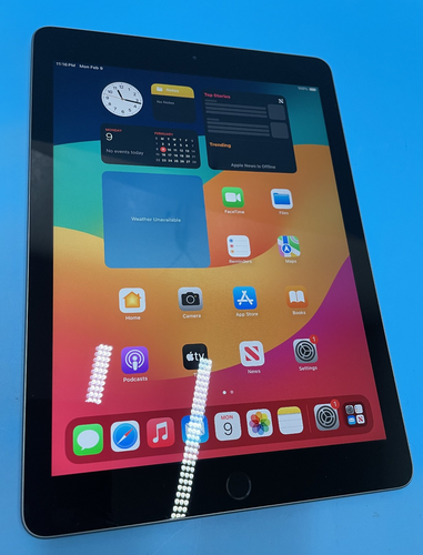 Apple A1893 iPad 6th Generation Wi-Fi 32GB 9.7" Working **Nice ...