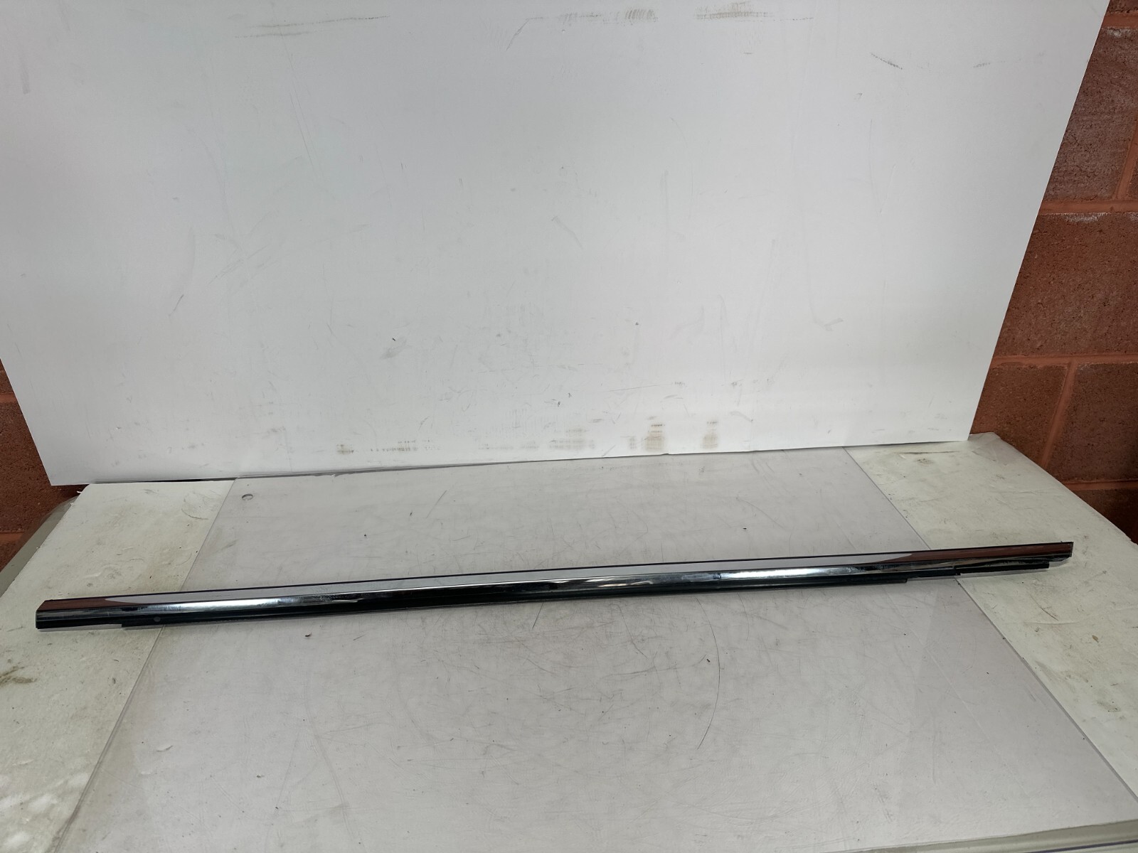 01-06 Lexus LS430 OEM Front Right Door Window Glass Outer Trim Molding ...