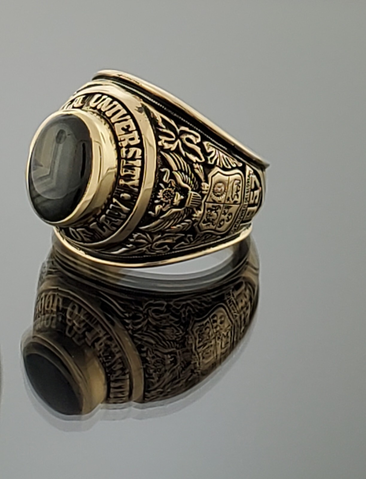 LOYOLA UNIVERSITY LAW Class Ring Rare Yellow Gold Natural Black ...