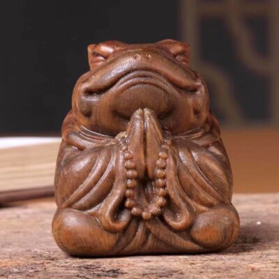 YZ199 - 2" Hand Carved Green Sandalwood Carving Figurine - Frog Praying ...