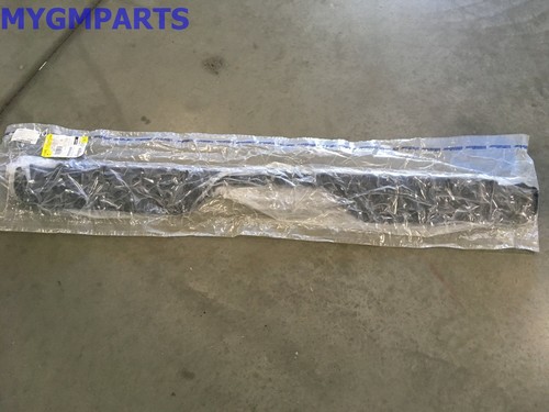 TAHOE YUKON REAR BUMPER BLACK STEP PAD 1992-1998 NEW OEM GM 15607160 | eBay