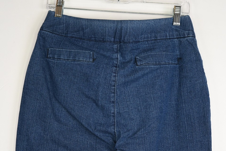 Women's Chic Classic Collection Easy-Fit Elastic Waist Pull-on Capri ...