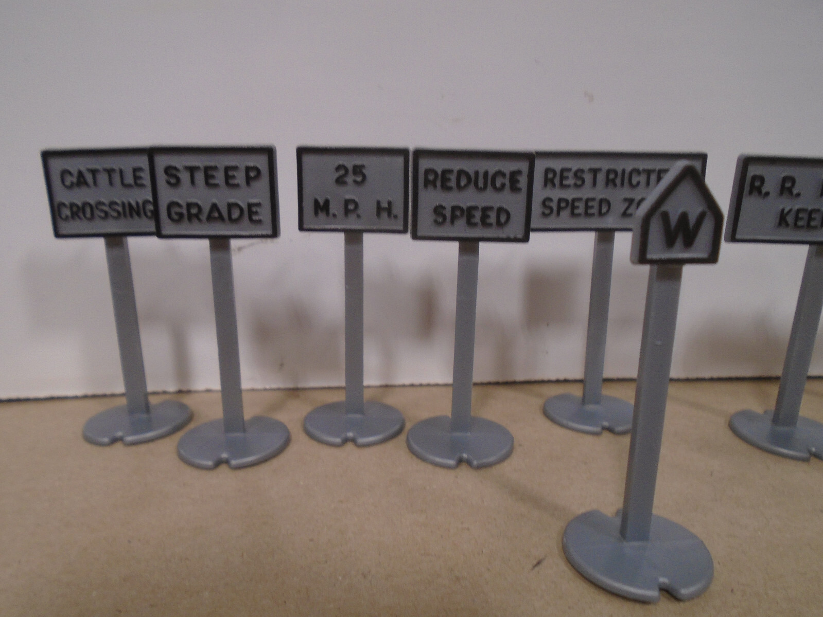 K-LINE #K-4179 O SCALE RAILROAD YARD SIGNS 12 PACK NEW IN SEALED ...