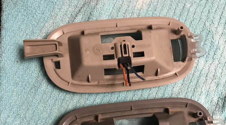 1999-2006 Chevy Silverado Sierra Overhead Dome Light assembly Light Tan ...