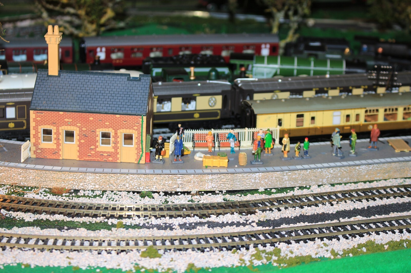 00 Gauge Station Platform Wall Adhesive Veneer 29cm x 9 strips of Stone ...