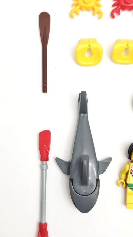 Lego Summer Fun Pack w/ Minifigures Beach Surf Shark Kayak Crab Fish ...