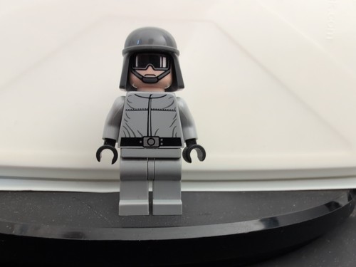 Lego Star Wars Imperial AT-ST Pilot / Driver (Plain Helmet) Minifigure ...