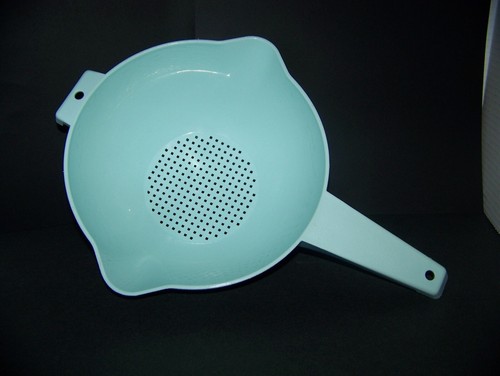Tupperware #1523-7 Seafoam Green Colander Strainer 2 Quart | eBay