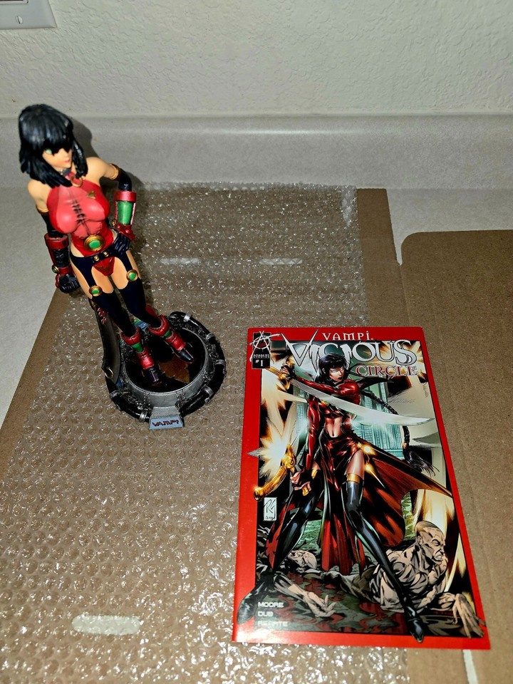 Vampi vintage statue Harris Comics 10 inches comic included | eBay