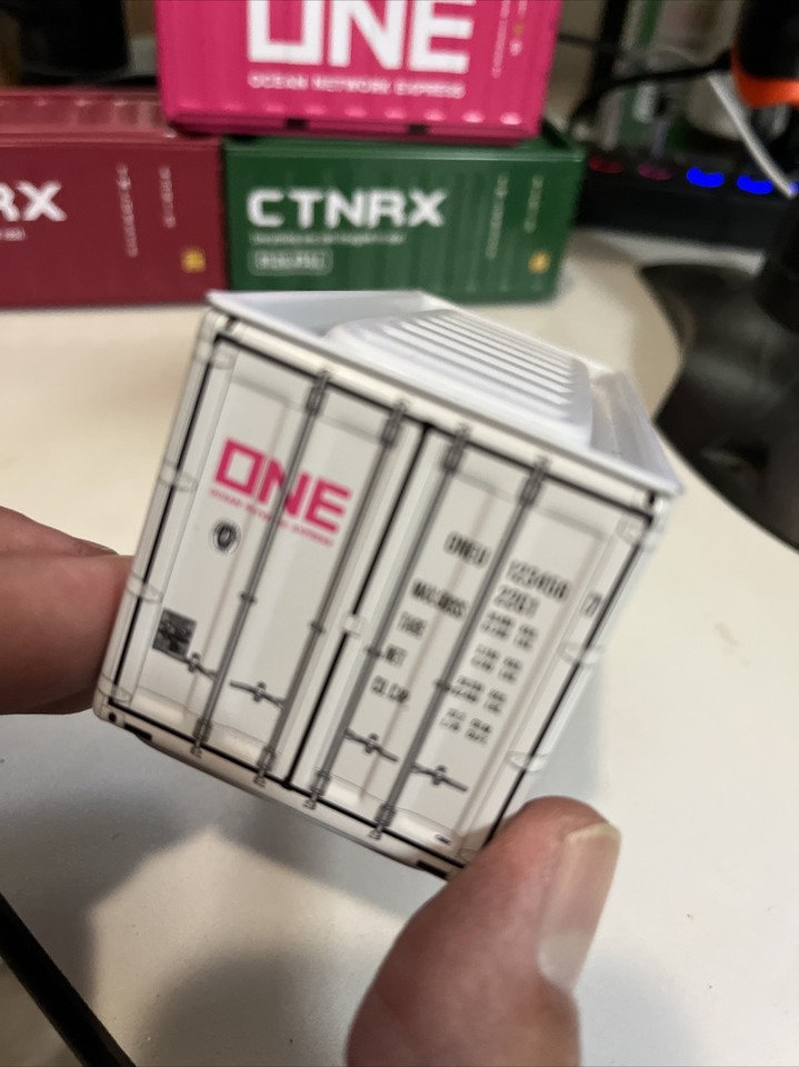 HO Scale Shipping container- 493001 - 20ft Container - ONE - White | eBay