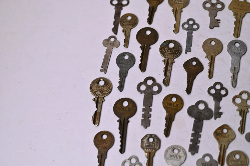 Yale Cut Key Lot of 44 - Locksmith | eBay