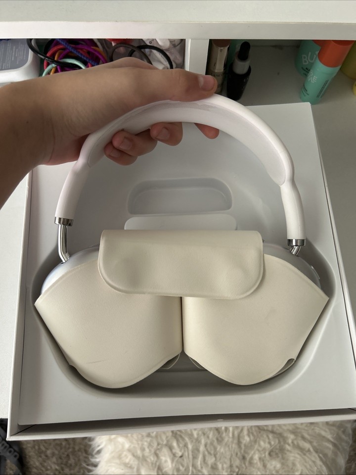 Apple AirPod Max Silver Slightly Used Comes with box, charger, and ...