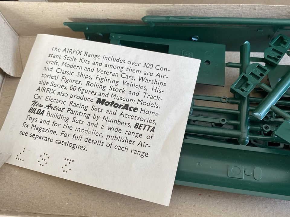 VINTAGE AIRFIX "BIGGIN HILL" Battle of Britain CLASS -OO MODEL Unmade ...