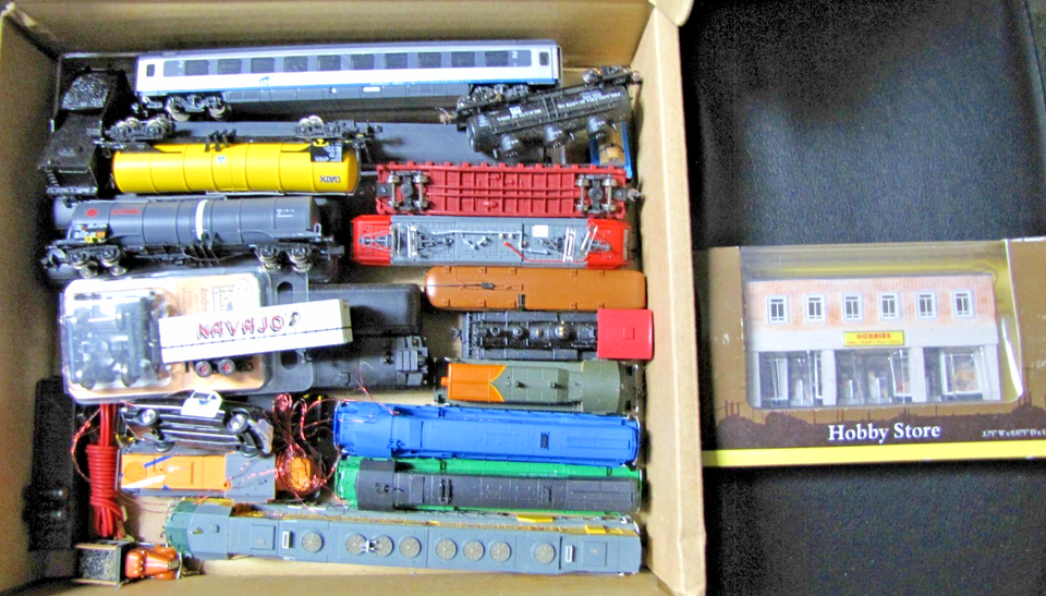 N Scale Train Cars Lot Of 28 ENGINES, Tankers, PASENGER/Freight Cars ...