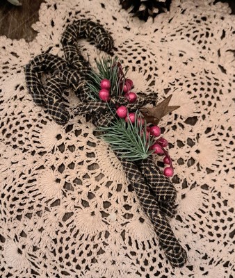 Primitives - Primitive Christmas Ornies