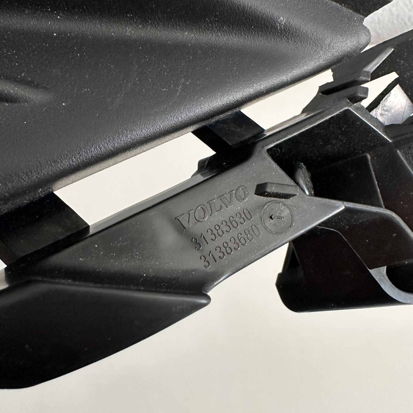 VOLVO XC90 FRONT RH RIGHT BUMPER GRILLE MOLDING TRIM 31383630 2016 ...