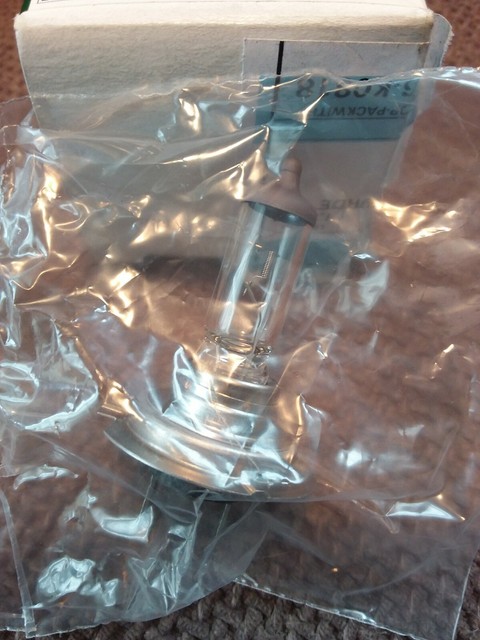 Land Rover Discovery L462 Front Headlamp Bulb LR000703 Genuine for sale ...