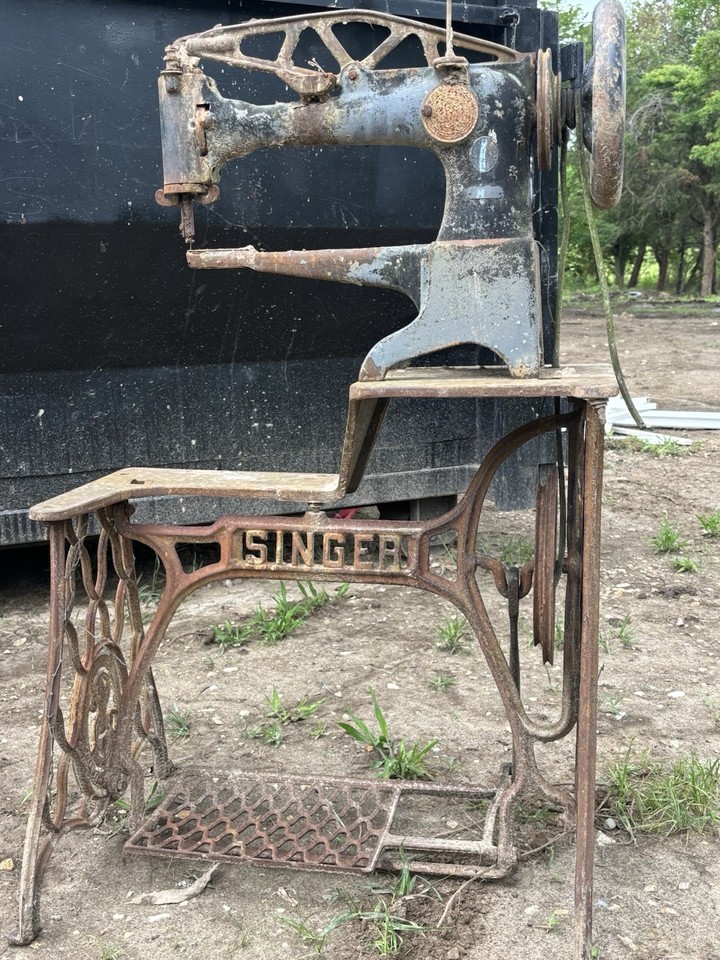 SINGER 29-4 PATCHER SHORT ARM COBBLER LEATHER SEWING MACHINE w/ ORG ...