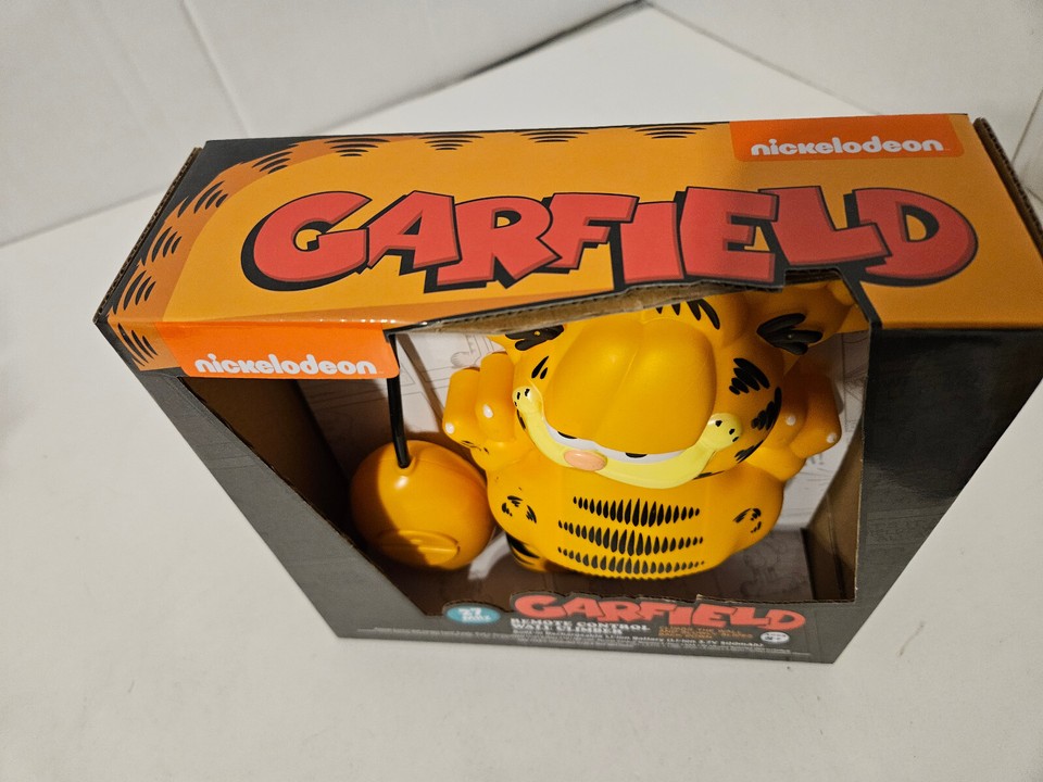 Garfield Remote Control Wall Climber 2024 Paws Inc. Built In Li-ion ...