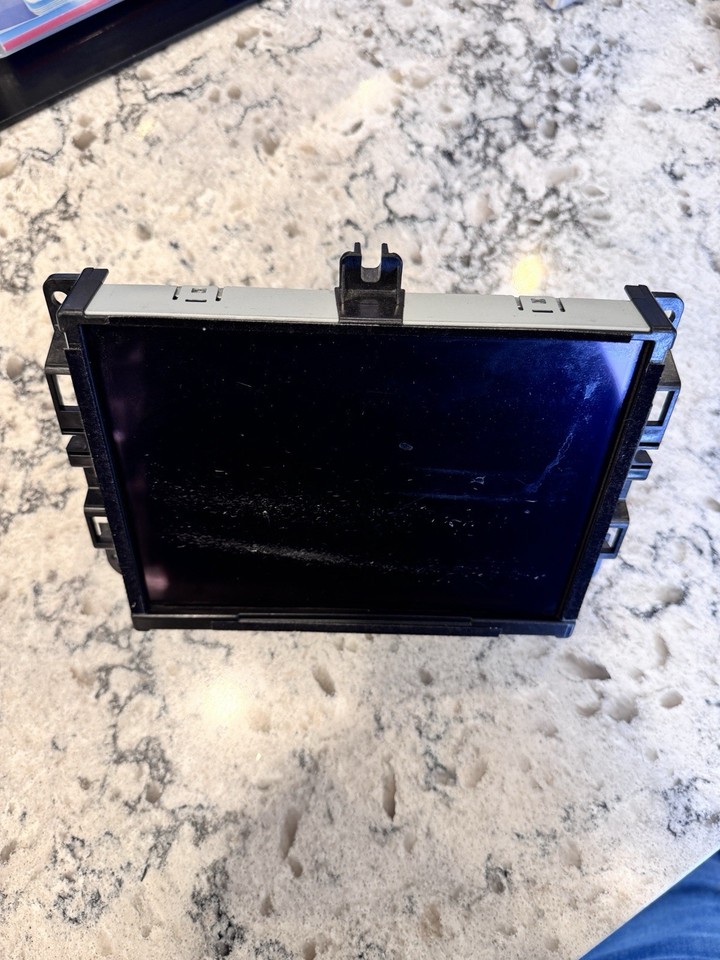 2019 1500 RAM DT 8.4 Uconnect Radio Touchscreen PARTS ONLY SCREEN ...
