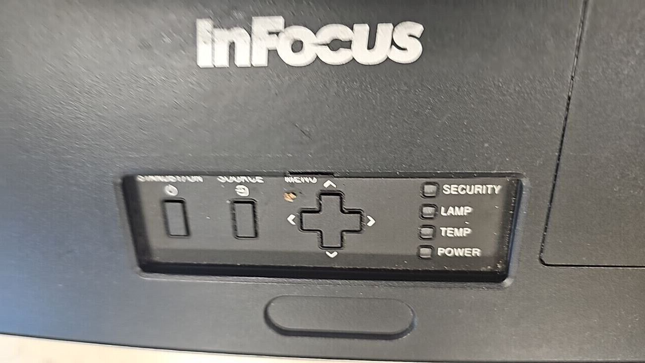 InFocus IN5122 XGA Conference Room Projector 4000 Lumens Office Home ...