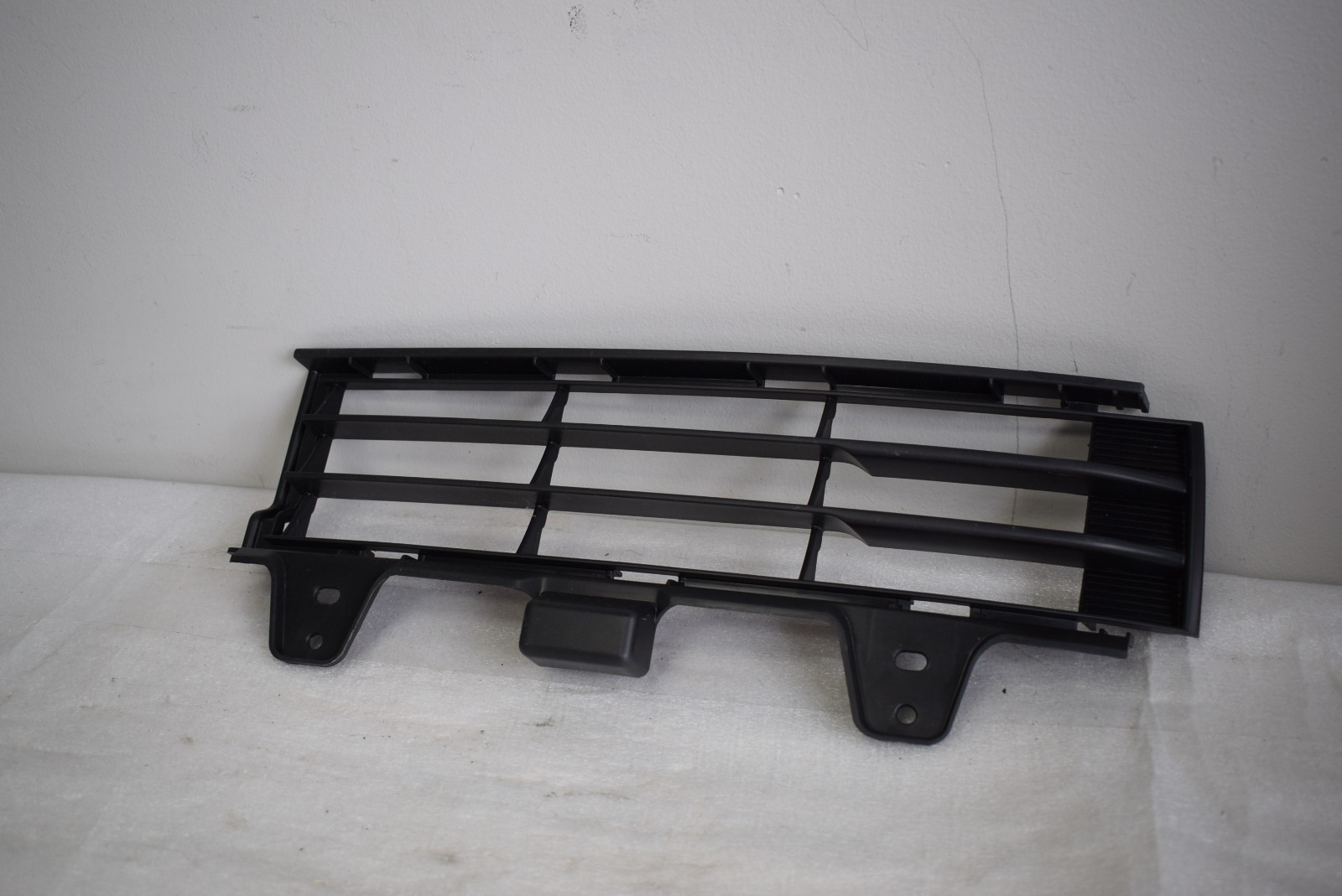 GENUINE TOYOTA GRILLE RADIATOR LOWER 53112-60040 | eBay