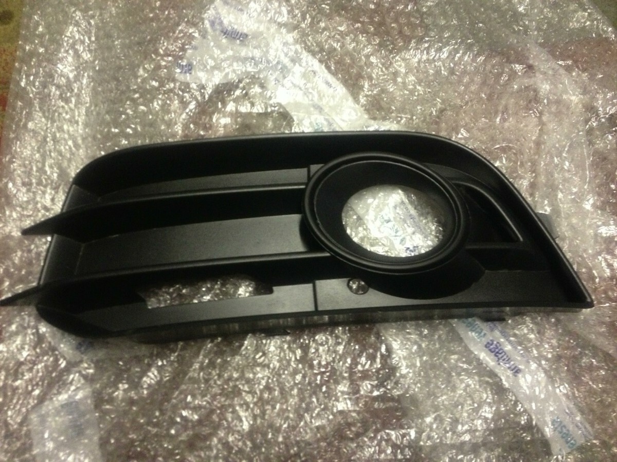 NEW AUDI A1 BUMPER FOG GRILLE LEFT N/S 8X0807681 A BLACK 2010-2015 | eBay