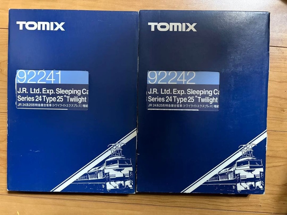 Tomix Twilight Express 11-car Train Set (92240-92242) Plus 2 Dd51 ...