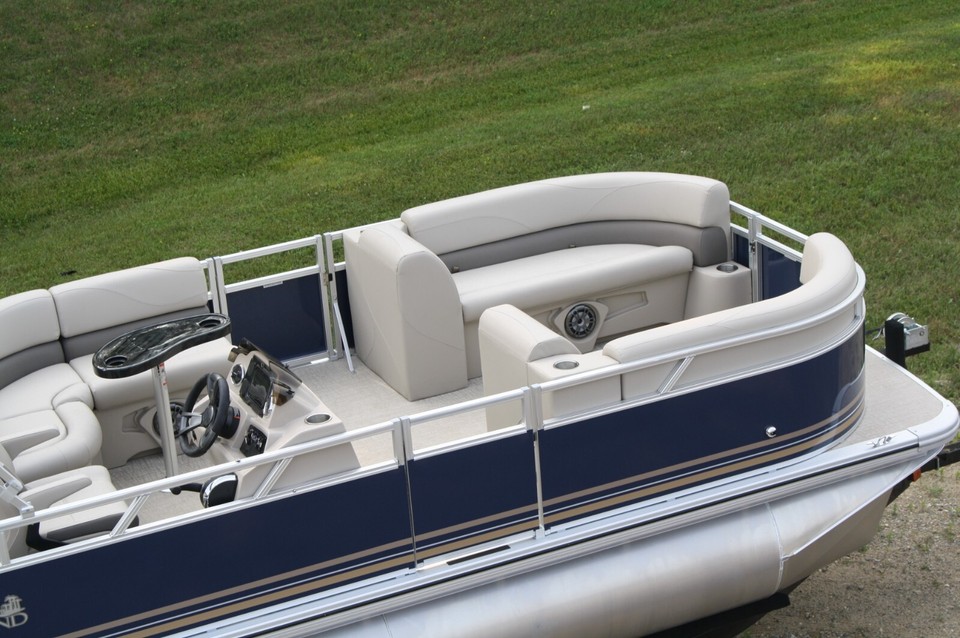 New 23 ft pontoon boat-140 Suzuki and dual bunk trailer | eBay