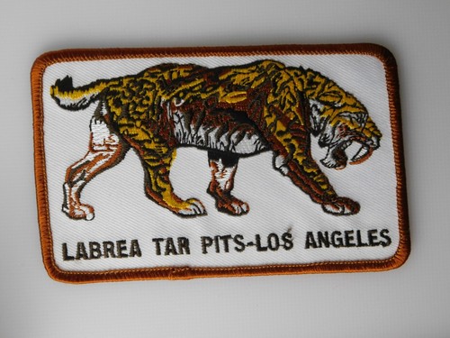LABREA TAR PITS LOS ANGELAS VINTAGE PATCH BIG SABER TOOTH TIGER BADGE SOUVENIR | eBay