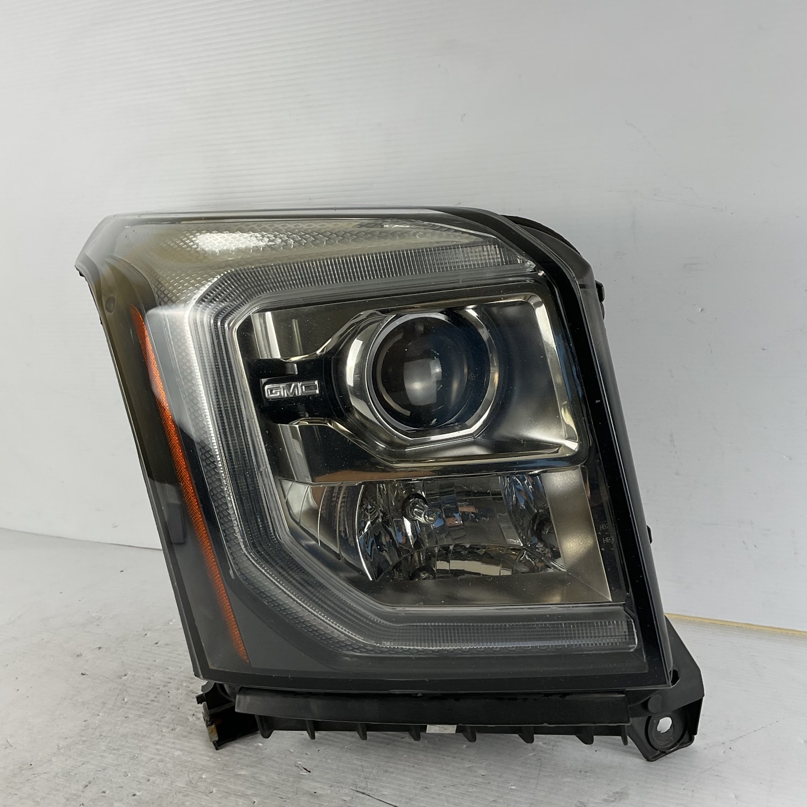 2016 2017 2018 2019 GMC Yukon Headlight Xenon HID OEM Passenger RH ...