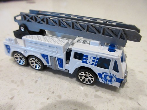 1982 Matchbox Extending Ladder Fire Engine Truck White Diecast Toy Race ...