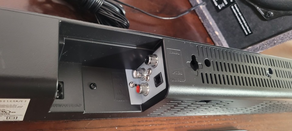 Philips CSS2123B/F7 Soundbar & Subwoofer W/Remote. Tested, Works ...