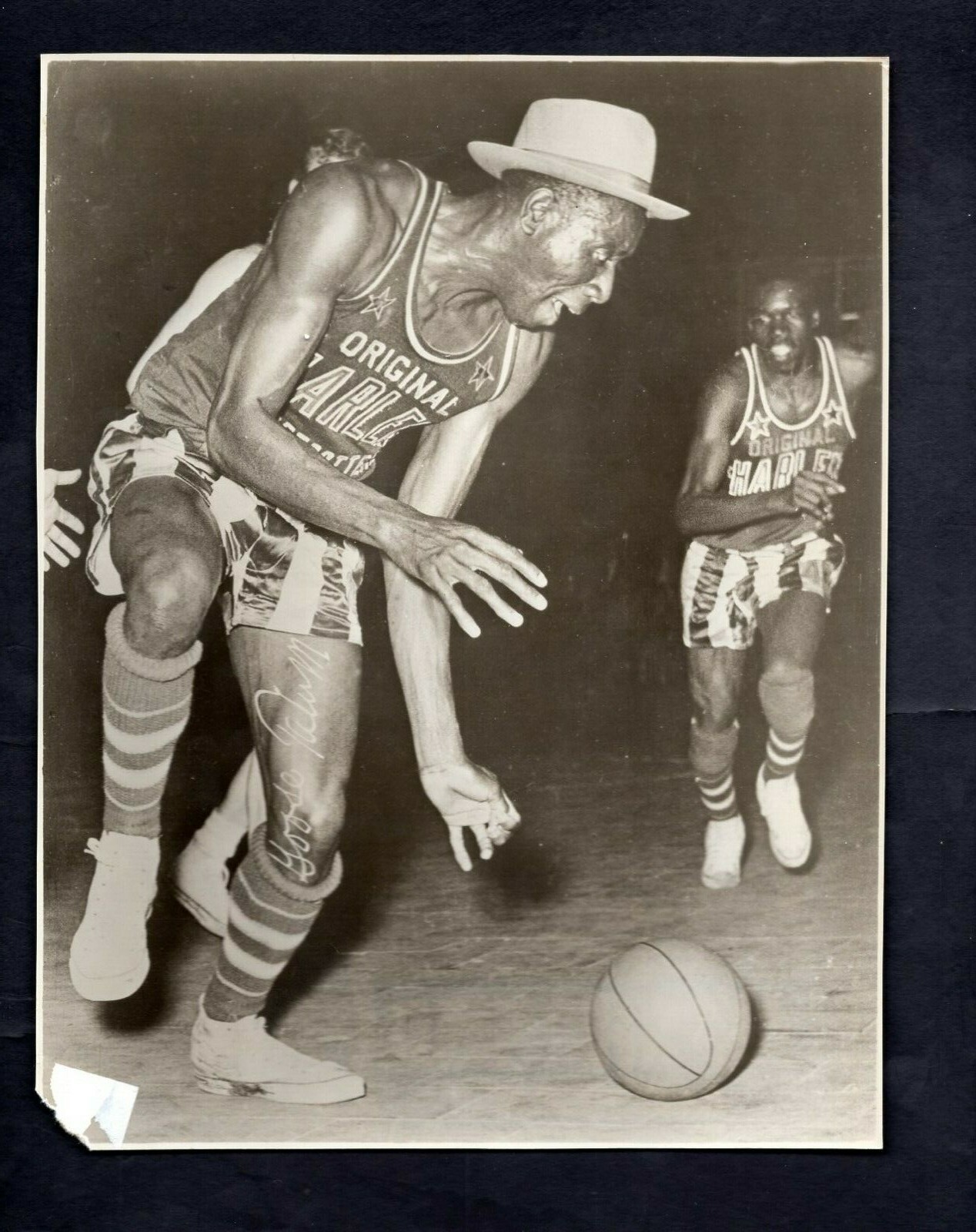 Goose Tatum in action circa 1950 Harlem Globetrotters Press Original ...