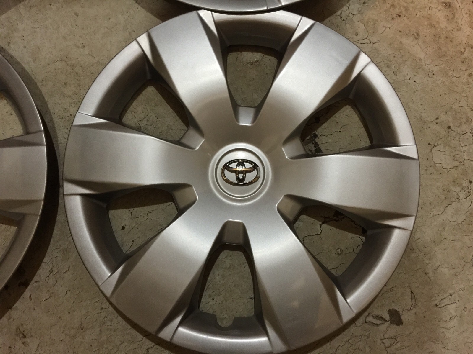 2007-2012 Toyota Camry 61137 Hubcaps Wheelcover 16" | Set of 4 | Silver ...