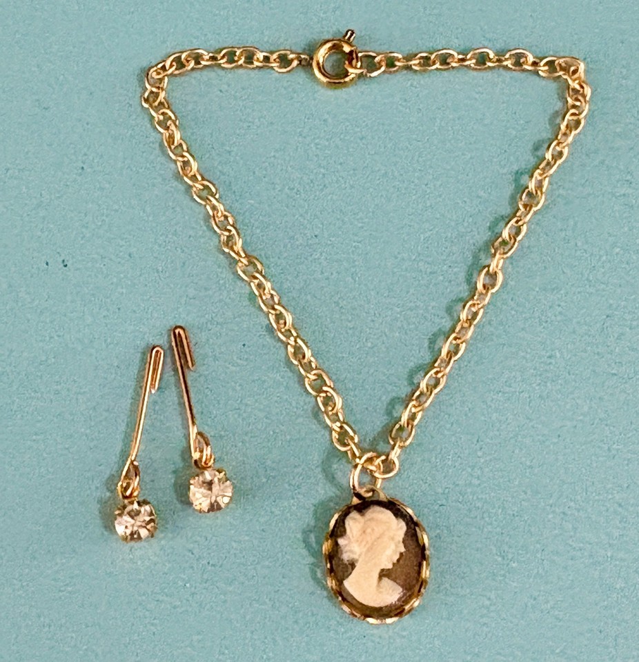 Vintage Doll Jewelry Lot Madame Alexander Cissy Ideal Miss Revlon Toni ...