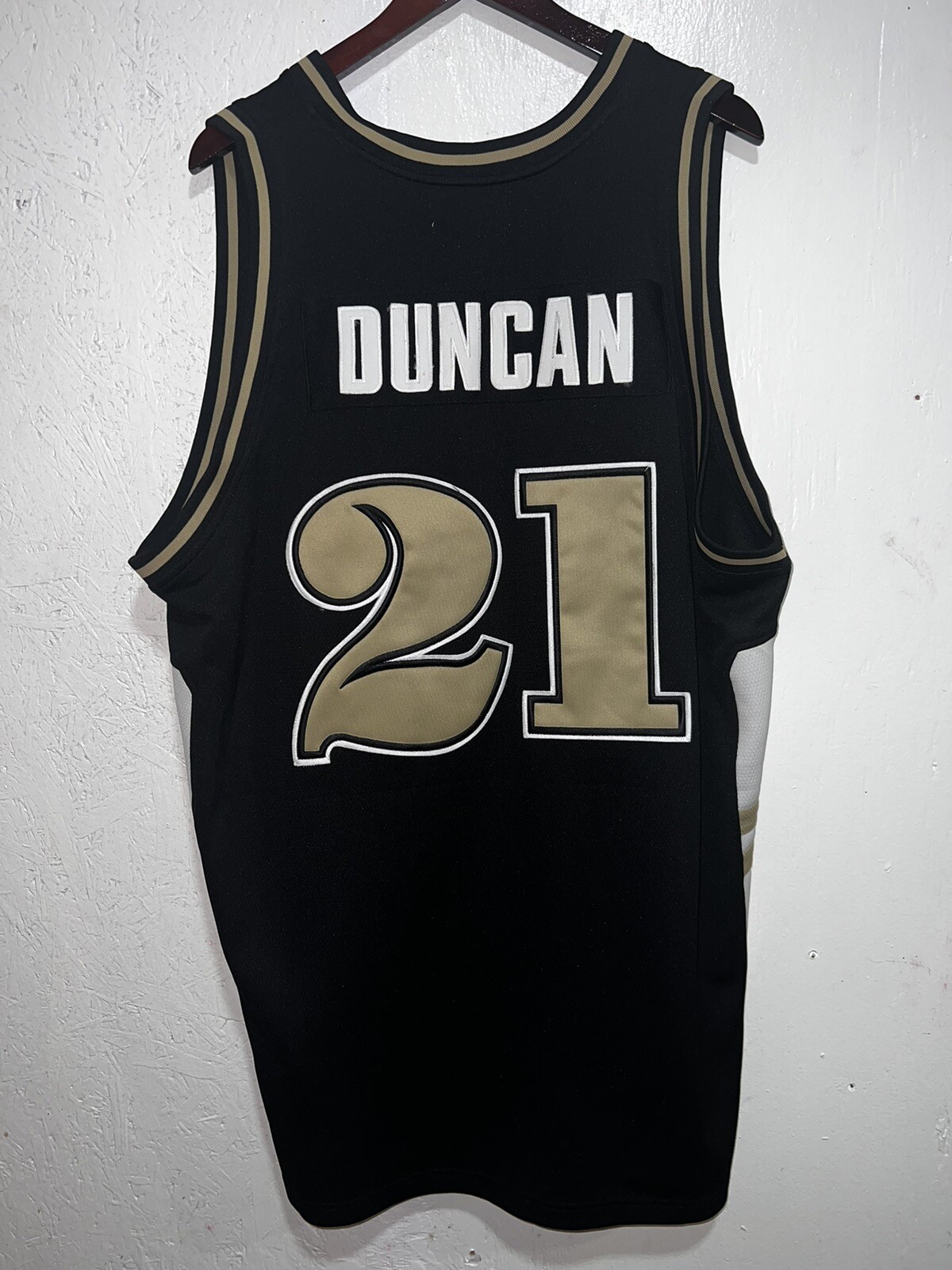 Vintage Tim Duncan Legends Sports Series Wake Forest … - Gem