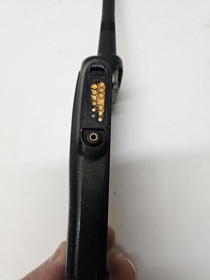 MOTOROLA HT750 136-174 MHz VHF 16ch TWO WAY RADIO AAH25KDC9AA3AN | eBay