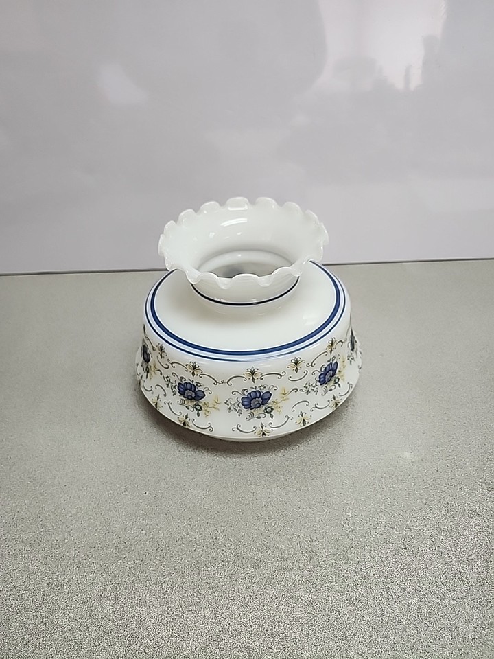 VTG Quoizel Abigail Adams 6” Blue Floral Milk Glass Lamp Shade Fitter ...