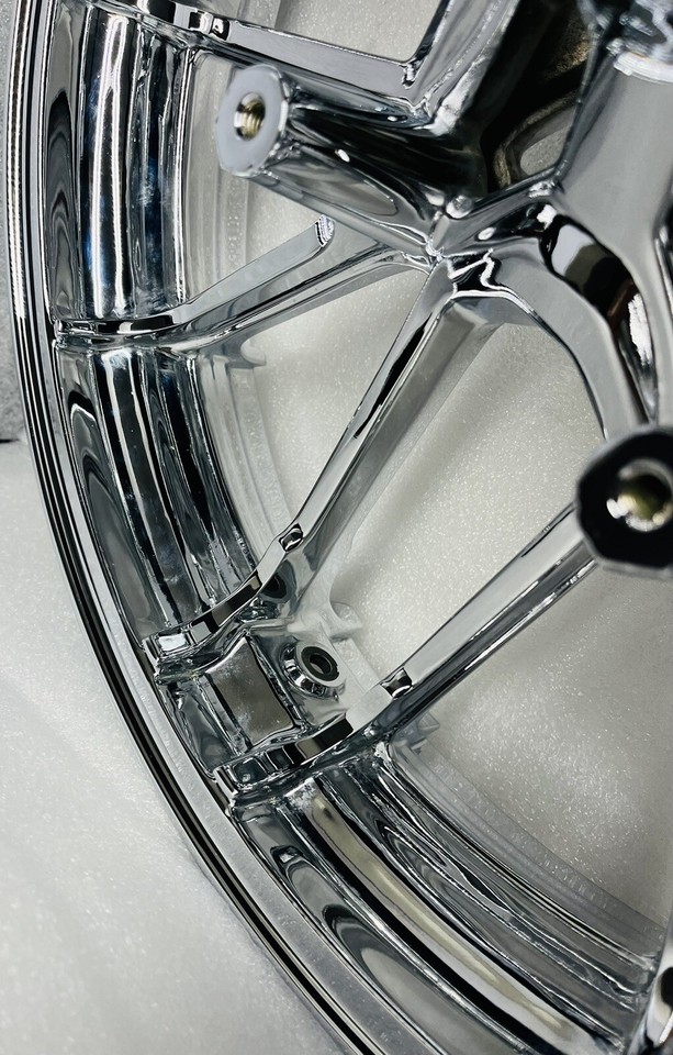 Indian INDIAN CHALLENGER chrome Wheel FRONT OEM 2020 -24 MAG Rim 19 ...