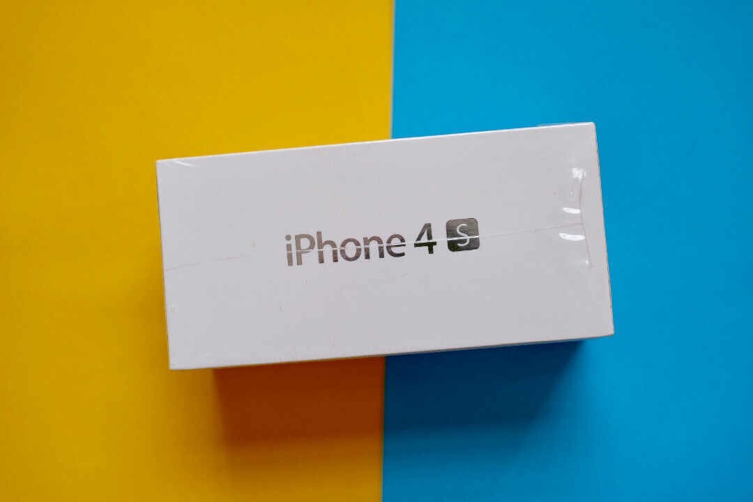 Fake Iphone 4s Box Apple Iphone 13 Model Only 4 Month Old With Bill